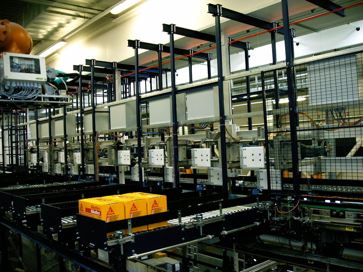 Sorting, turning, distributing, combining many products